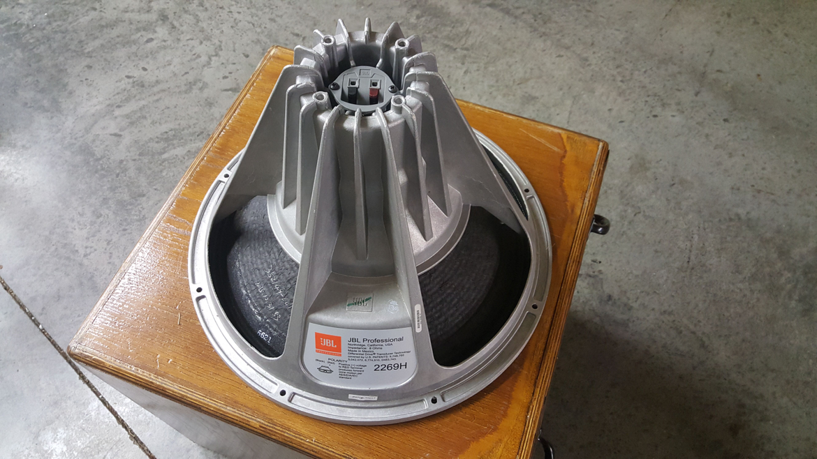 Data-Bass: Subwoofer Measurements
